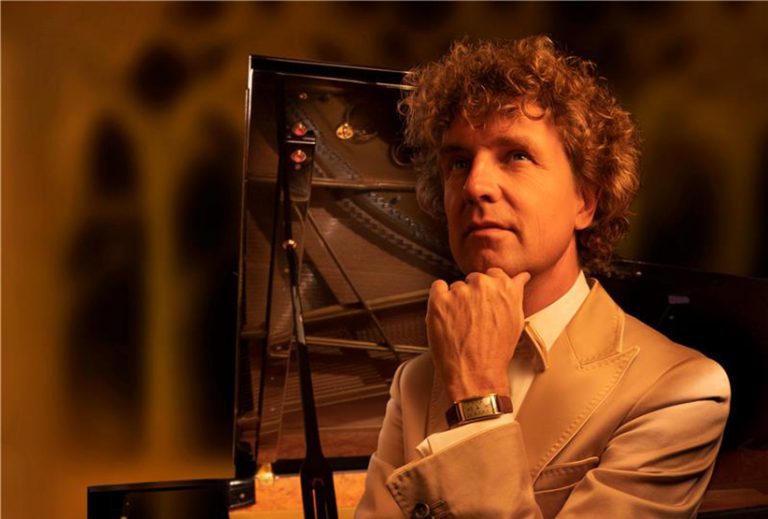 Meet Ian Mulder: A Christian composer who brings listeners to God