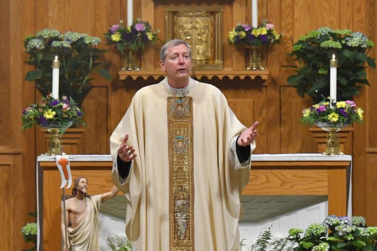 Priest's faith-filled journey through cancer is inspiring thousands
