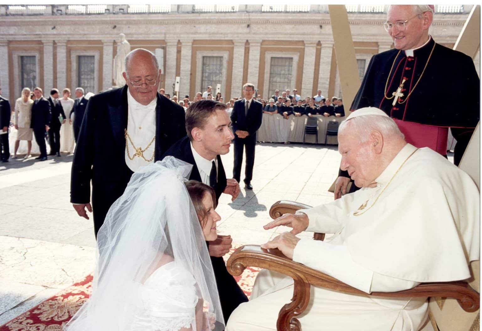10 quotes from the saints and popes on love and relationships