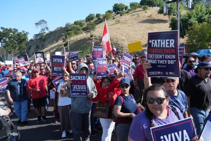 Thousands pray and protest in LA on day Dodgers honor controversial ...