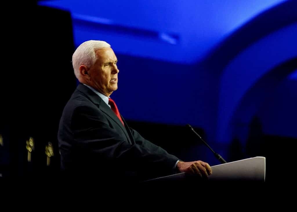Pence defends role of faith in public life at Catholic conference