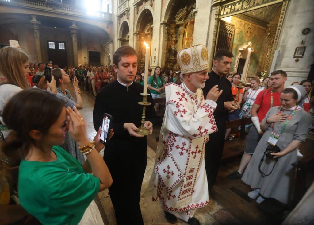 Ukrainian youth wrapped in support, encouragement at WYD