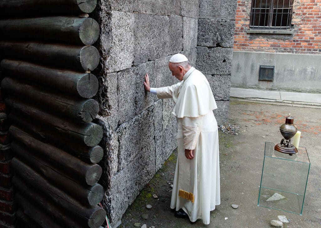 Pope talks about AI and disinformation in new message
