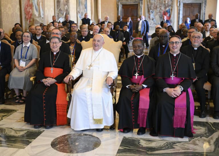 Be tenacious in missionary work, pope says, as he warns against proselytism