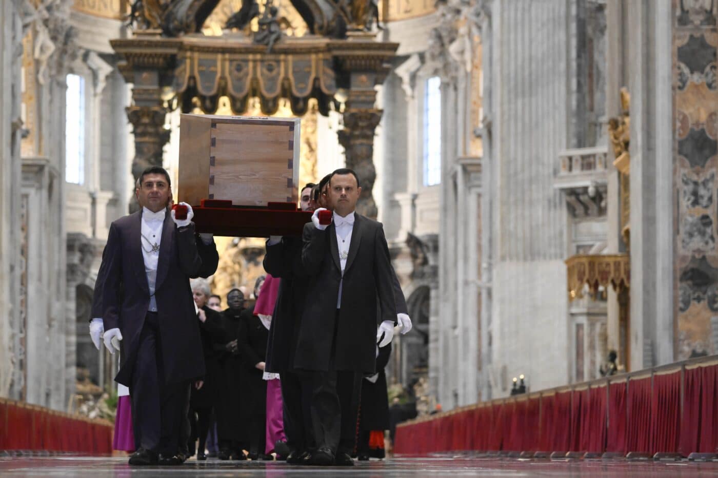 Pope approves simplified rites for papal funeral, burial