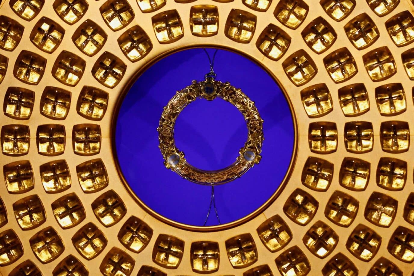 Crown of thorns relic returns to Notre Dame Cathedral