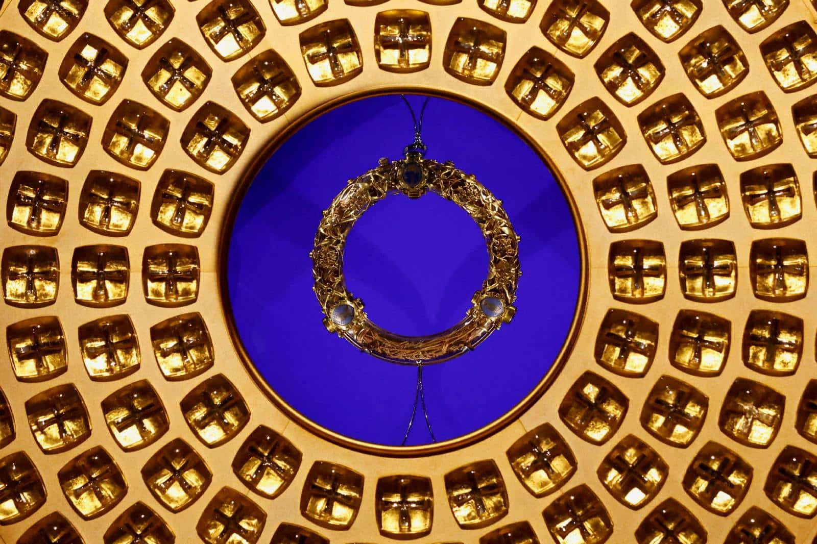 Crown of thorns relic returns to Notre Dame Cathedral