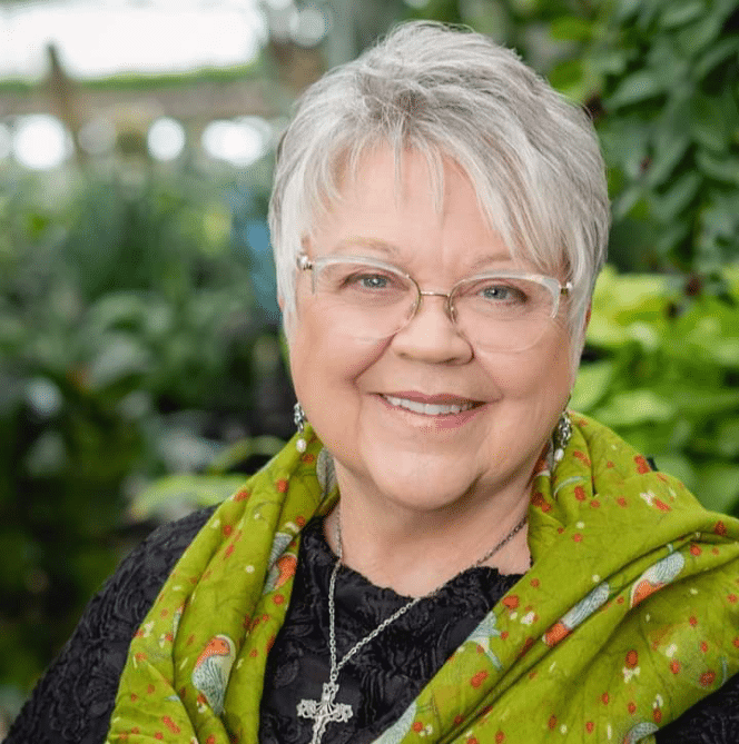 A master gardener who praises God with plants and paint