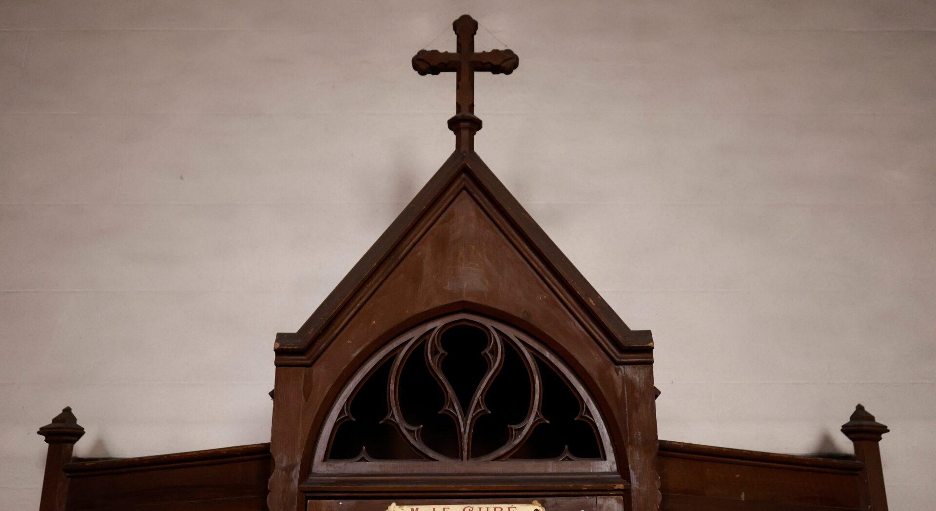 Do past mortal sins follow converts to Catholicism until confession?